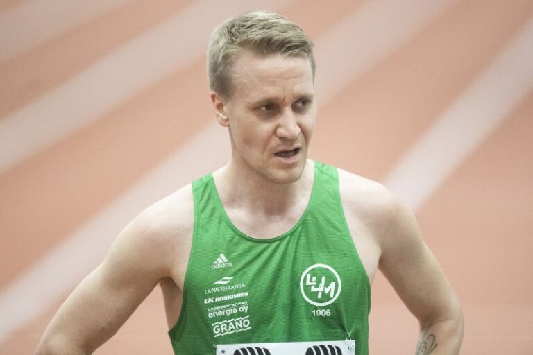 Kalevan Kisoissa Partaselle 30-vuotiaiden SE ja Aallolle 45-vuotiaiden ...